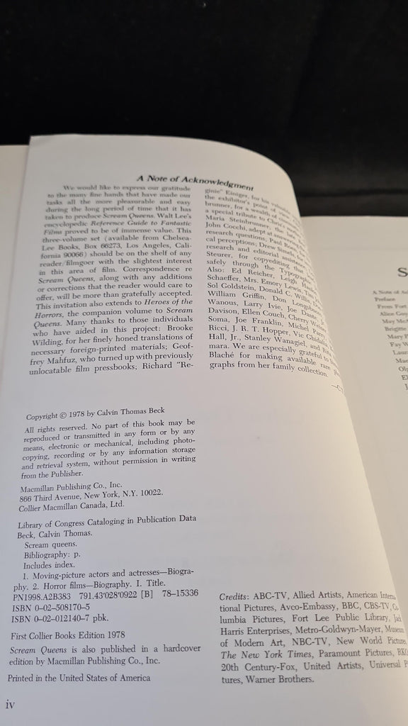 Calvin Thomas Beck - Scream Queens, Heroines of the Horrors, Collier B ...