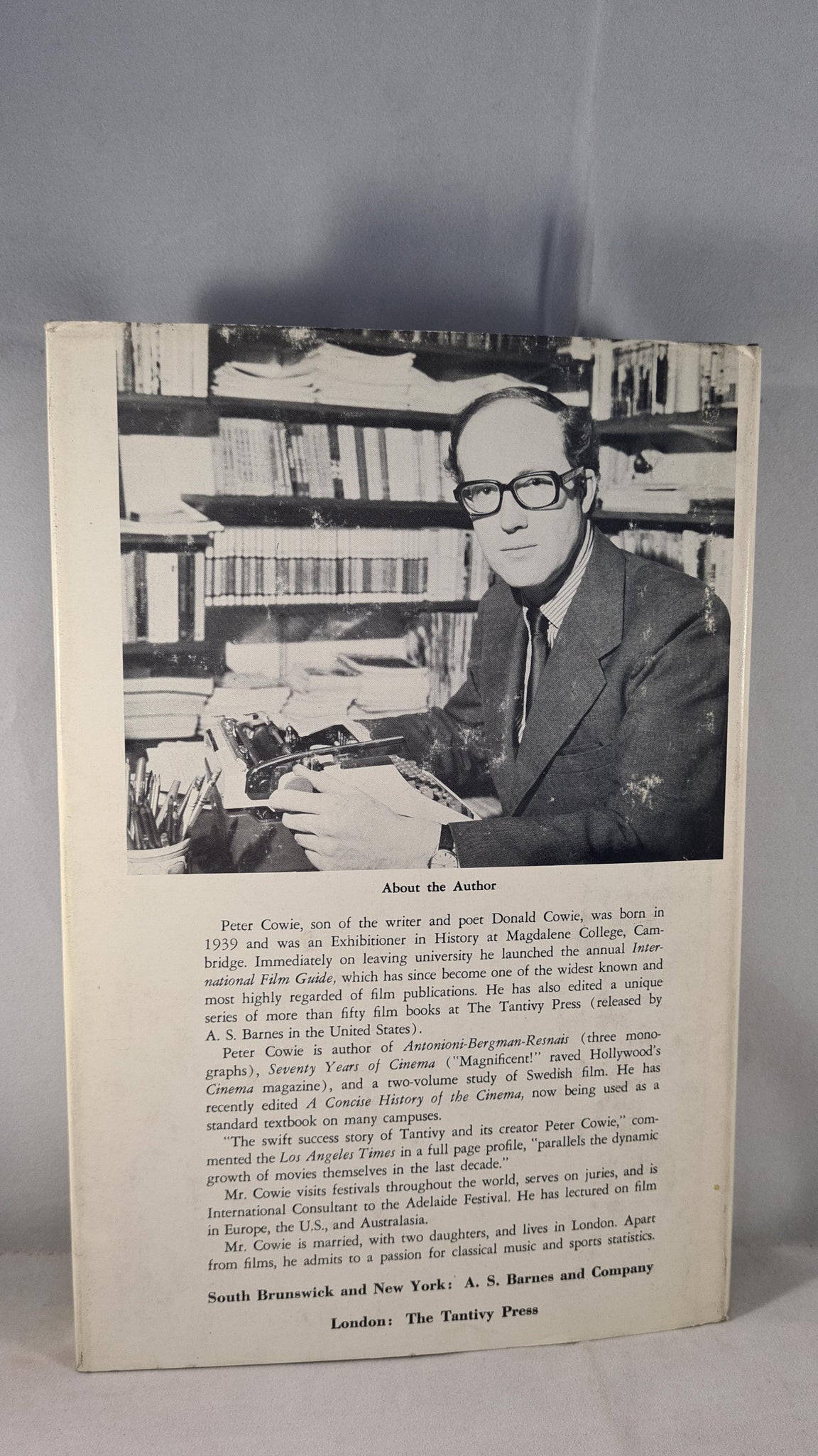 Peter Cowie - A Ribbon of Dreams, The Cinema of Orson Welles, Barnes ...