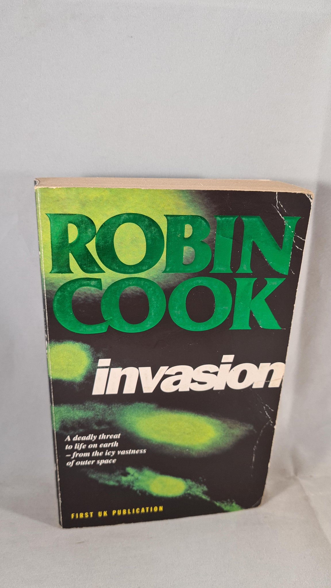 Robin Cook - Invasion, Pan Books, 1997, Paperbacks – Richard Dalby's ...